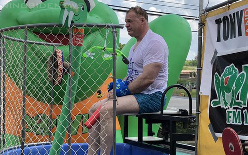 Kane Takes Part In Dunking Booth Event 'Sinko de Mayor'