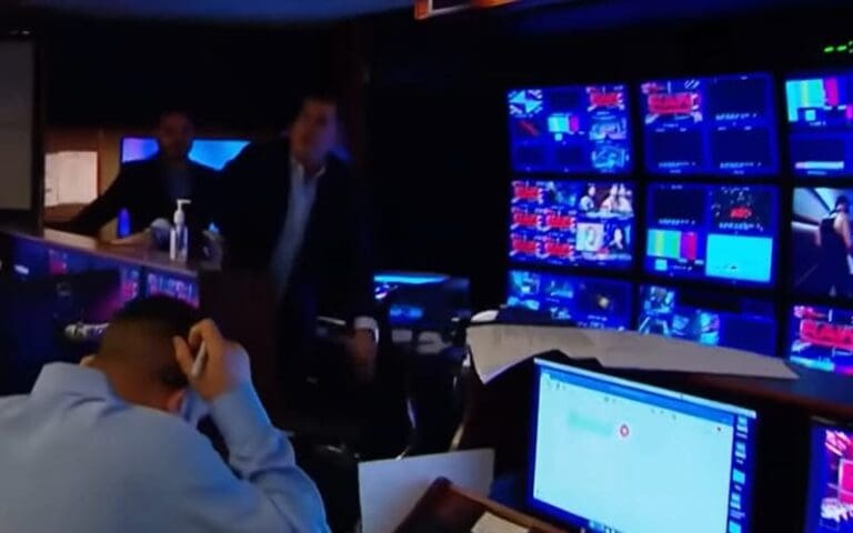 Kevin Dunn Ordered WWE Security To Take Masks From Fans Over Loud Speaker