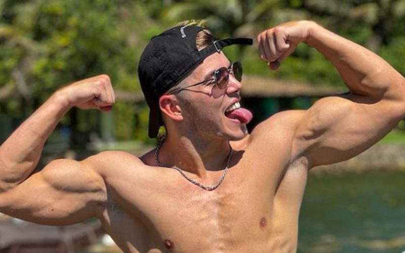 Sammy Guevara Is Loving Life While Flexing Big In Brazil Sammy Guevara Is Loving Life While Flexing Big In Brazil
