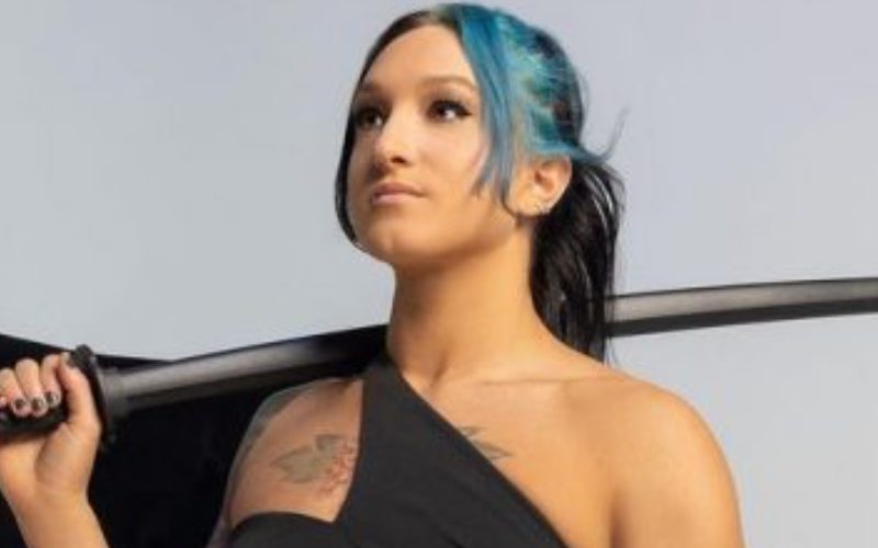 Kris Statlander Asks Fans To Love Her In Stunning Photo Drop