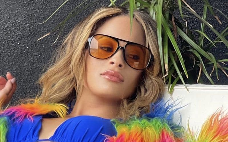 Kayla Braxton Celebrates Bi Visibility Day With Colorful Photo Drop