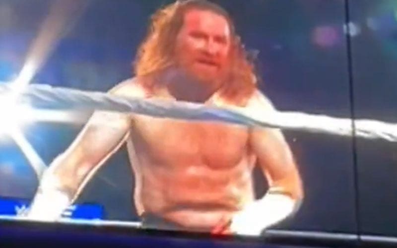 Sami Zayn Dons Crimson Mask During 12/29 WWE Live Event