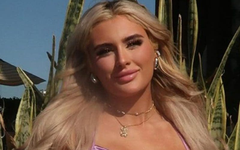 Tiffany Stratton Dubs Herself 'The Center of The Australian Universe ...