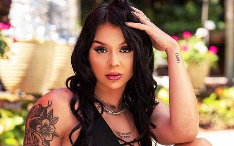 Cora Jade Is Confident Fans Miss Her In Black Swimsuit Photo Drop