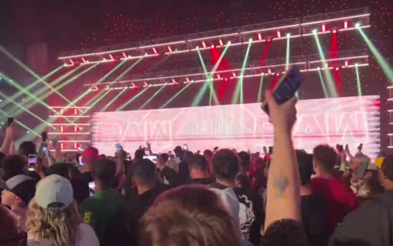 Flickering Lights Mystify Before 5/27 WWE RAW Broadcast