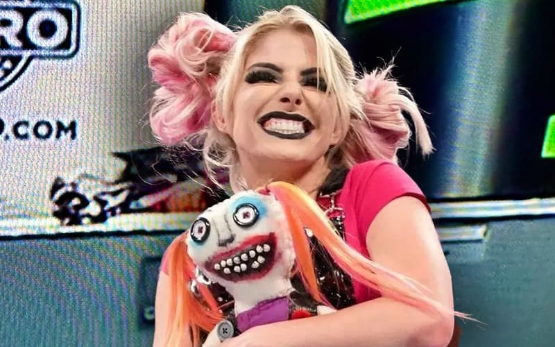 La poupée Lilly d'Alexa Bliss aperçue à WWE RAW le 23 septembre ...